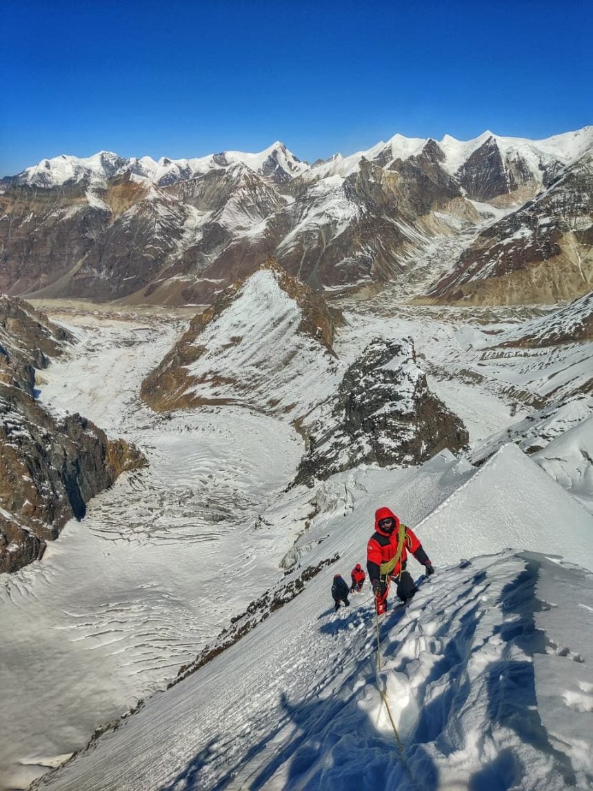 NSG Commandos Summit Mt Satopanth Ahead of Everest 2026 Mission