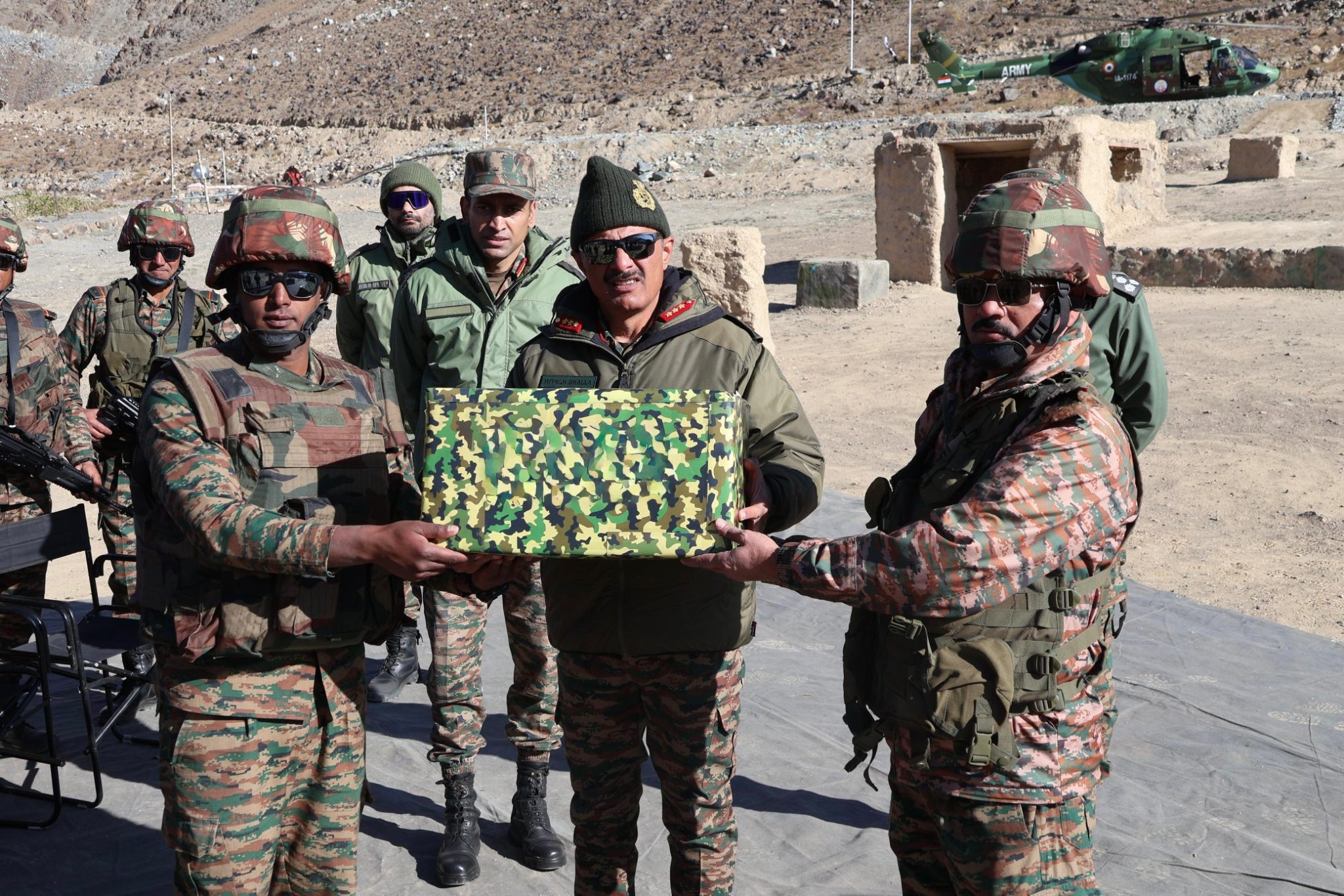 Lt Gen Hitesh Bhalla Reviews Operational Readiness in Batalik and ...