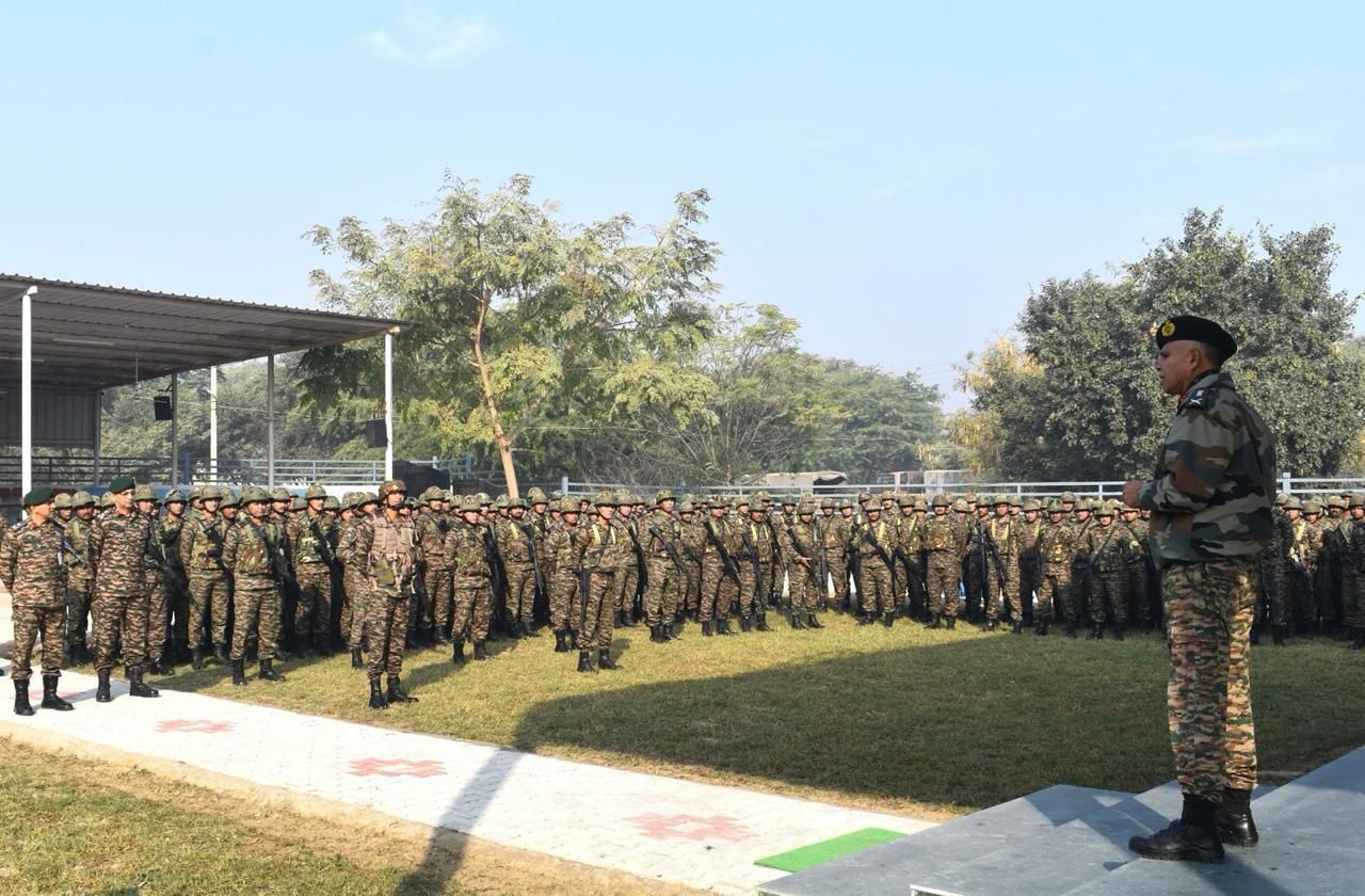 Lt Gen Ajay Chandpuria Reviews Operational Readiness of Vajra Corps ...