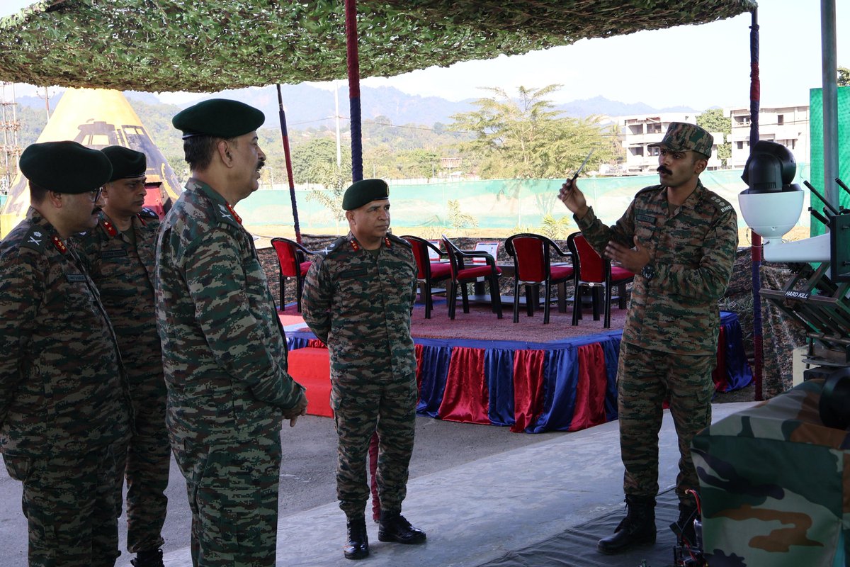 Lt Gen Rajiv Kumar Sahni Visits Spear Corps, Applauds Troops and ...