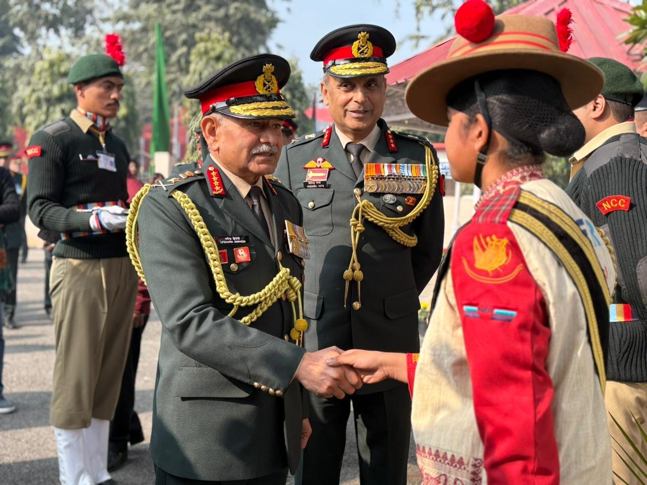 Cadet Priya Kumari Receives COAS Medallion as COAS General Upendra ...