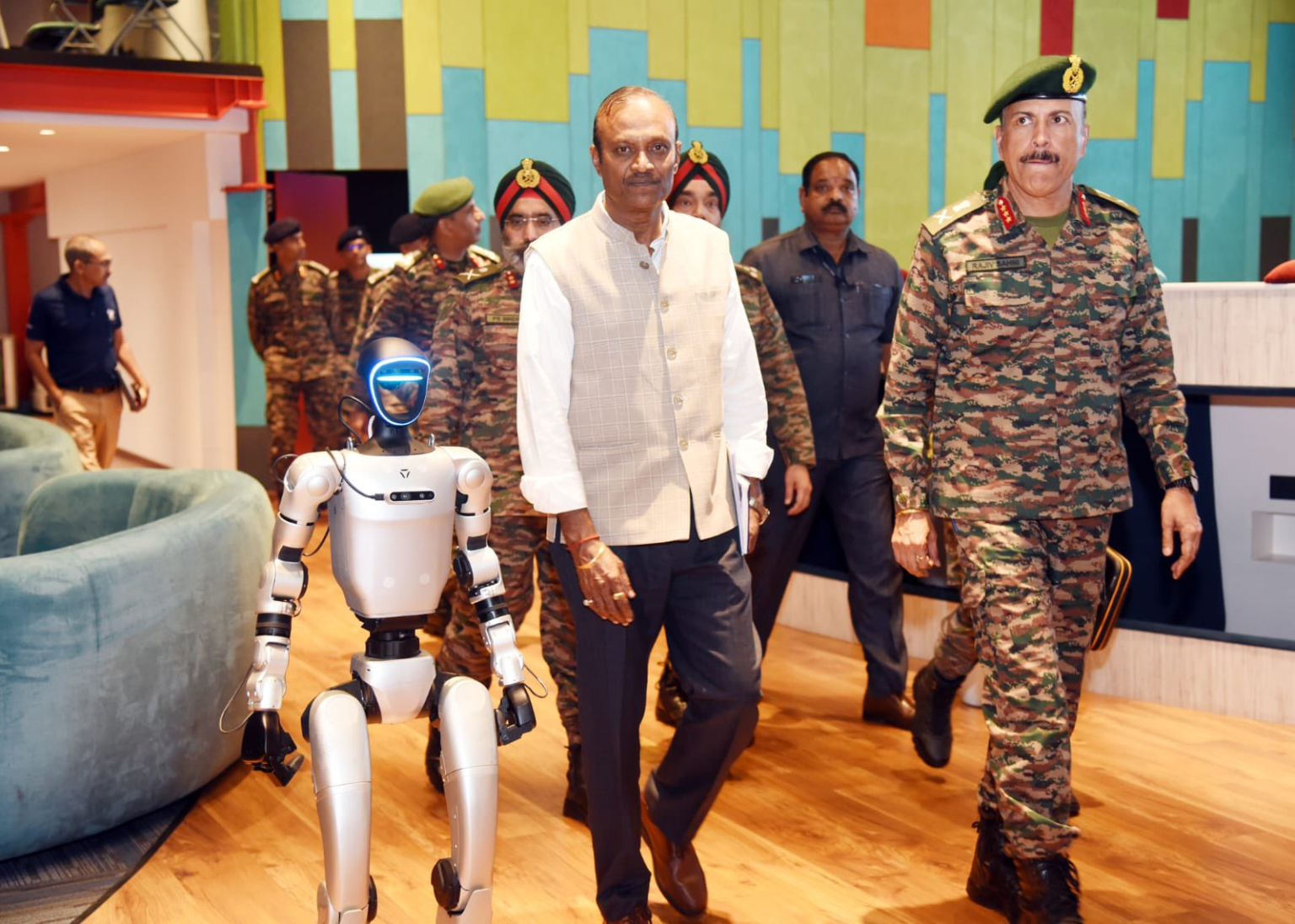 Lt Gen Rajiv K Sahni Visits Southern Command, EME Units and Defence ...