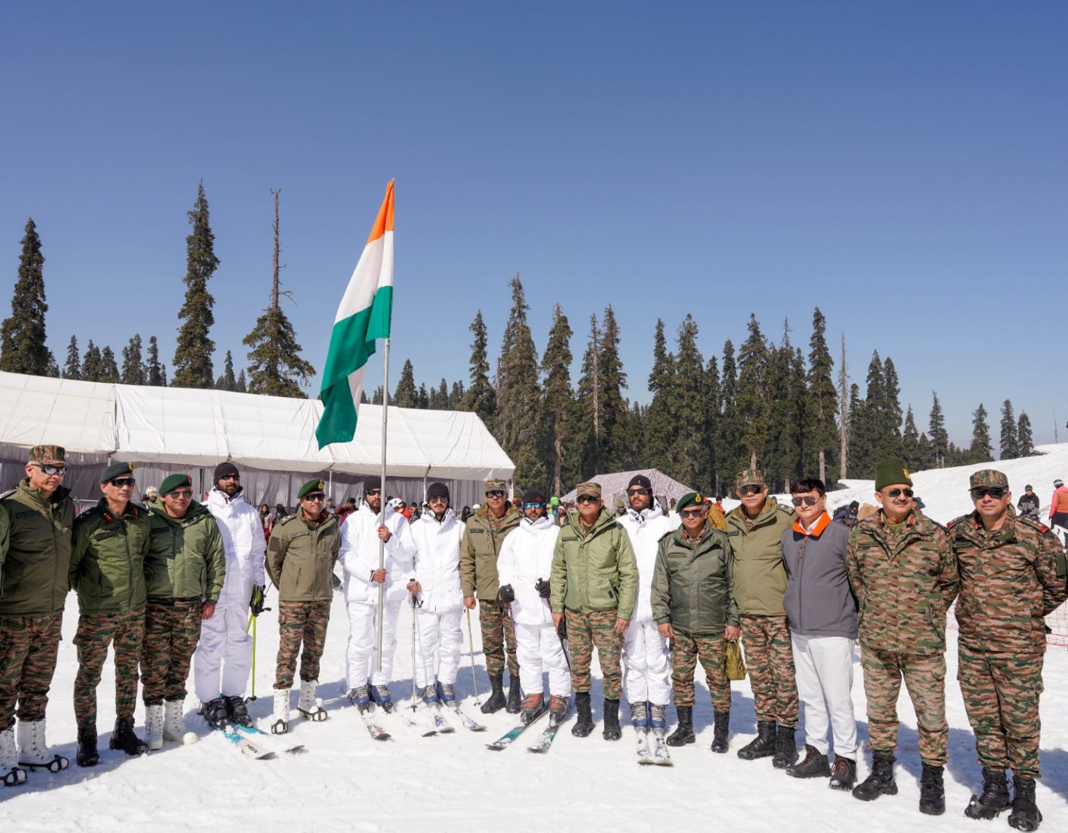 Lt Gen Pratik Sharma Witnesses Chinar Open Winter Games 2026 at Gulmarg
