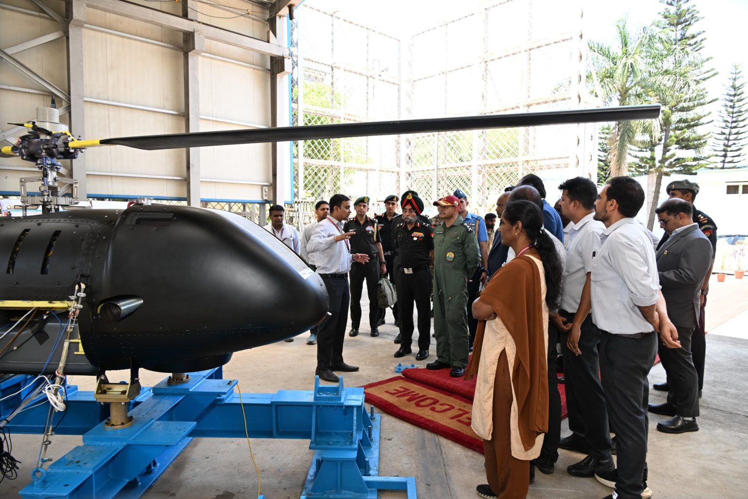 General Upendra Dwivedi Reviews HAL Projects, Flies LCH Prachand in ...